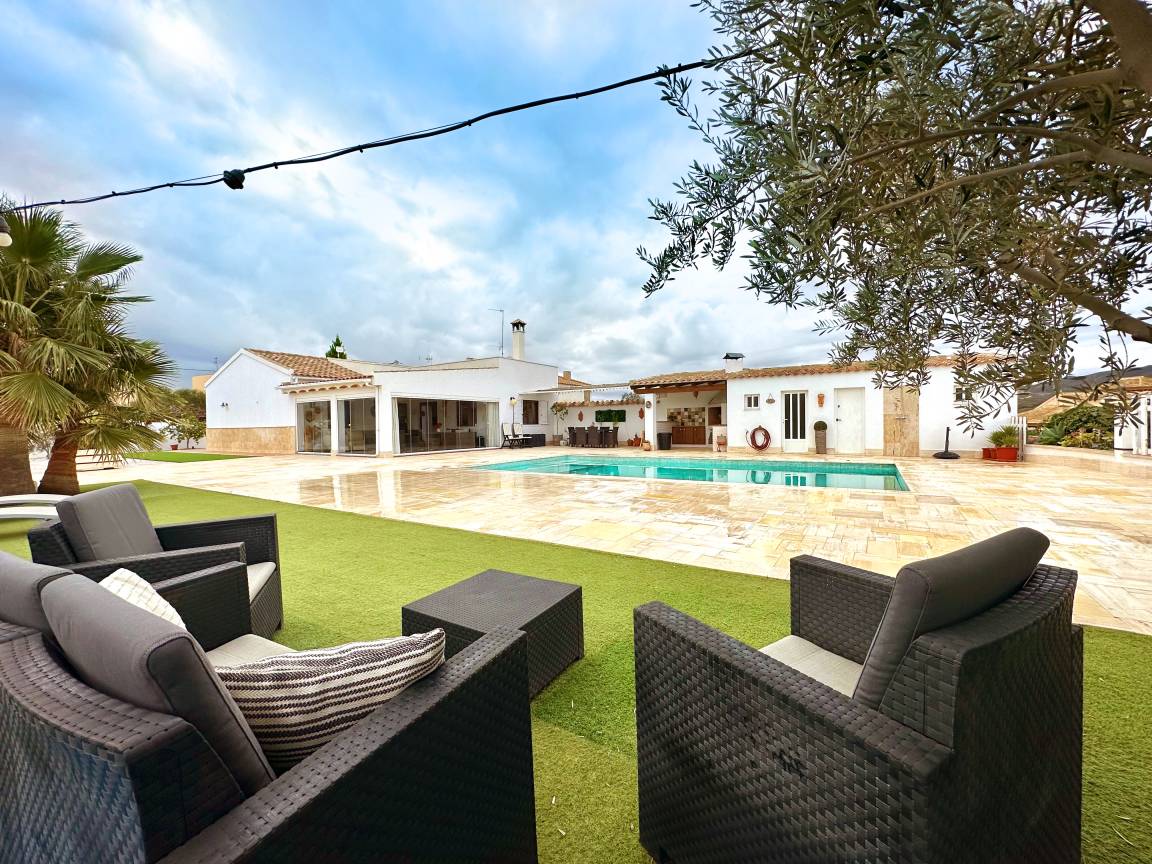 170 M² Villa ∙ 3 Habitaciones ∙ 6 Huéspedes - Huércal-Overa