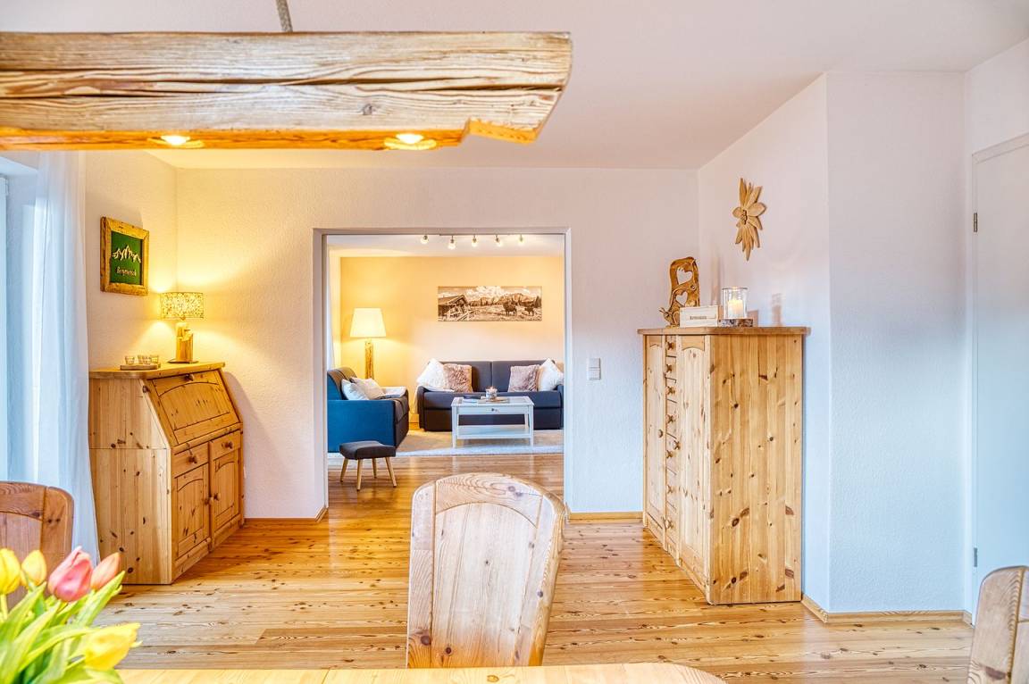 110 M² Ferienwohnung ∙ 2 Schlafzimmer ∙ 4 Gäste - Wallgau