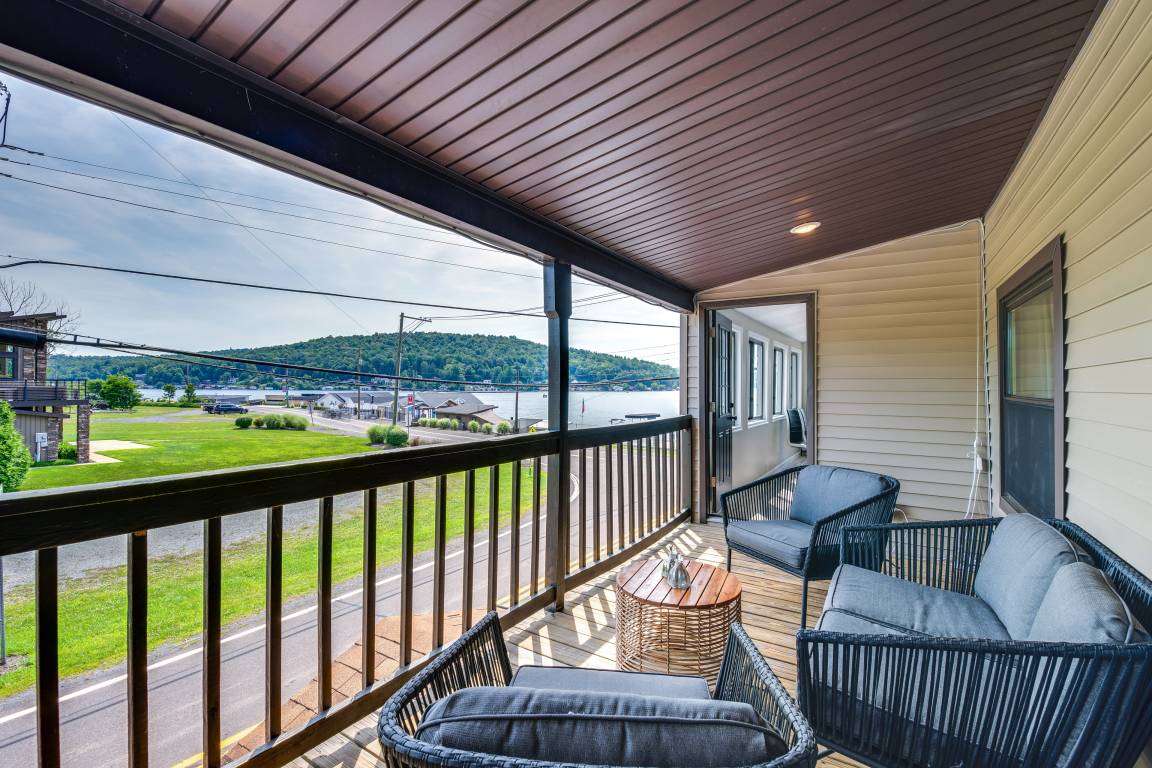 120 M² Apartment ∙ 3 Bedrooms ∙ 6 Guests - Dallas, PA