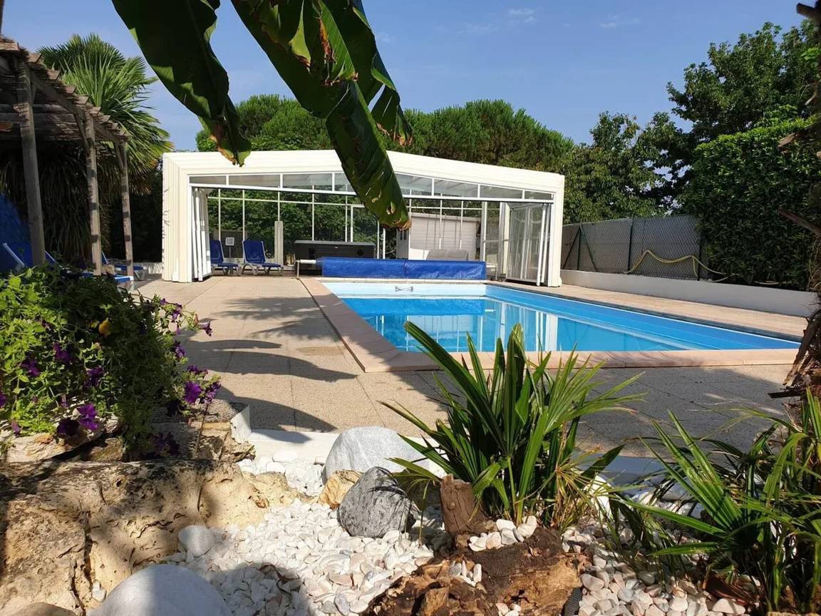 60 M² Maison De Vacances ∙ 2 Chambres ∙ 4 Personnes - Saintes