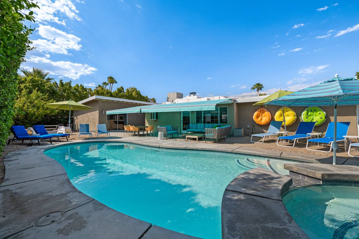 204 M² Ferienhaus ∙ 4 Schlafzimmer ∙ 8 Gäste - Palm Springs, CA