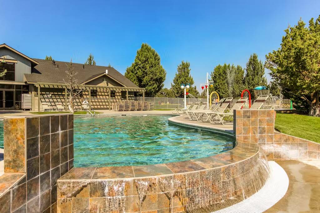 129 M² House ∙ 3 Bedrooms ∙ 6 Guests - Redmond, OR