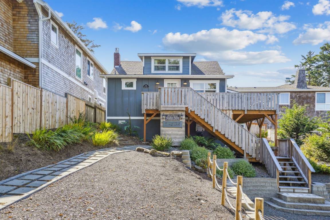 Cabin ∙ 3 Bedrooms ∙ 8 Guests - Cannon Beach, OR