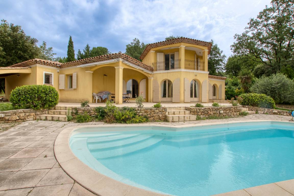 243 M² Maison De Vacances ∙ 4 Chambres ∙ 8 Personnes - Brignoles