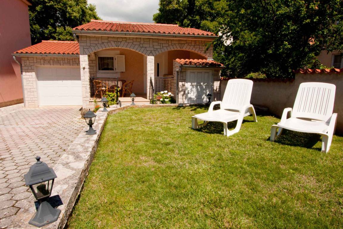 40 M² Huis ∙ 1 Slaapkamer ∙ 2 Gasten - Peroj