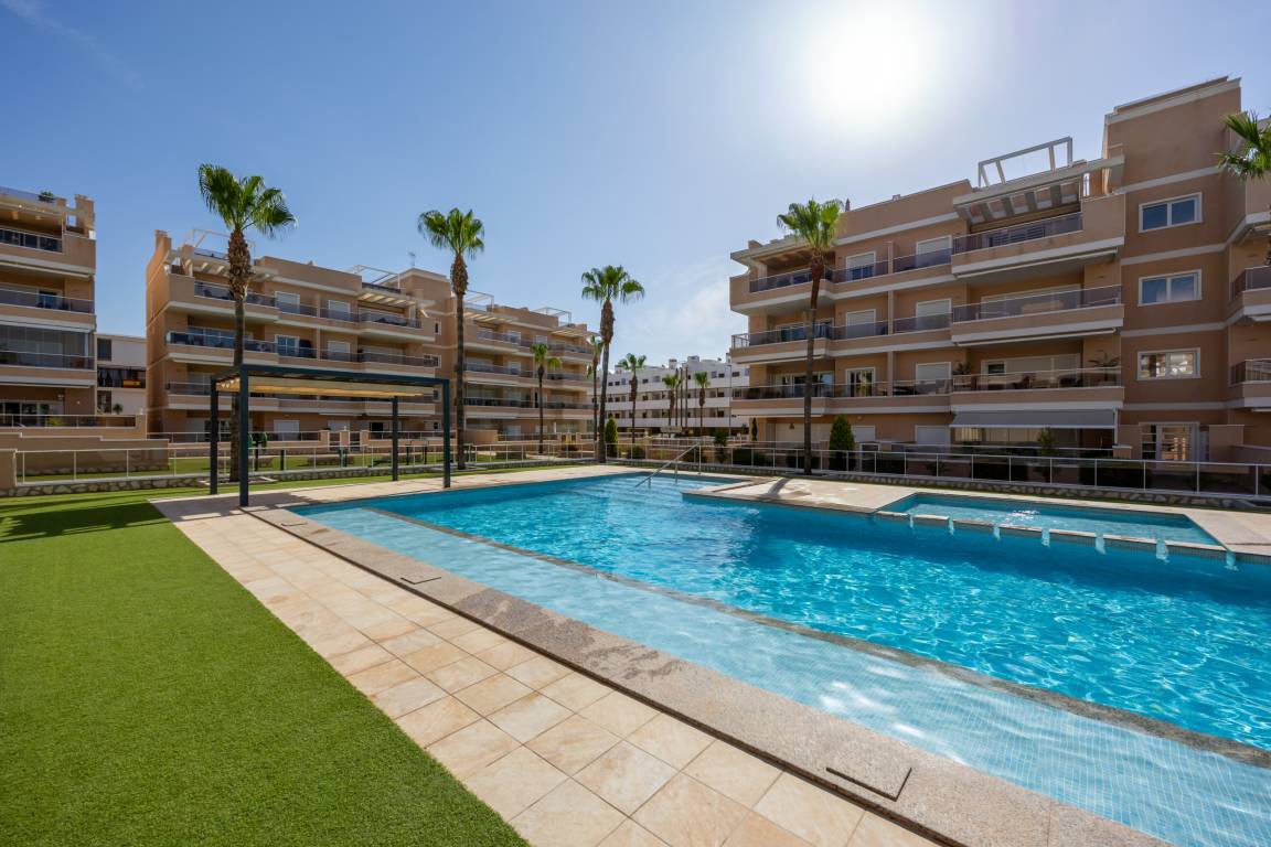 110 M² Appartement ∙ 3 Chambres ∙ 6 Personnes - Torrevieja
