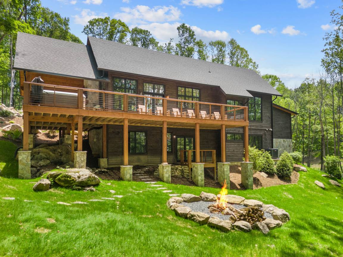 Cabin ∙ 4 Bedrooms ∙ 12 Guests - Roan Mountain, TN