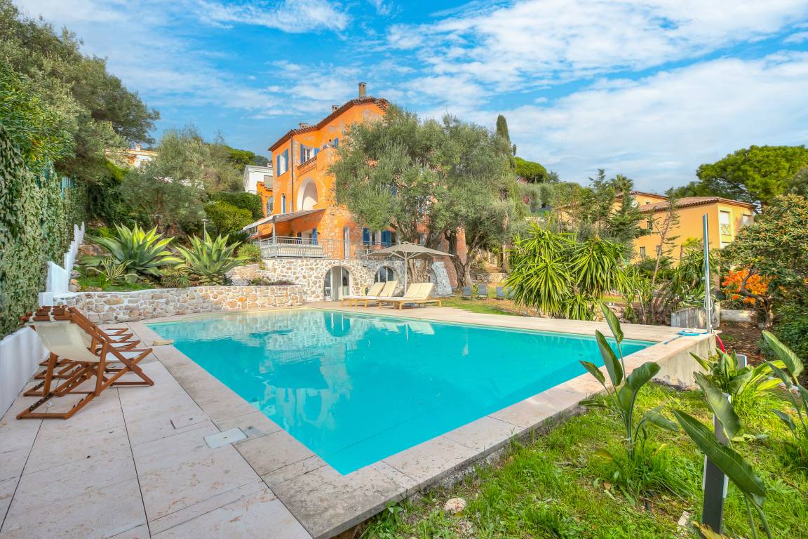 400 M² Villa ∙ 4 Chambres ∙ 8 Personnes - Sospel