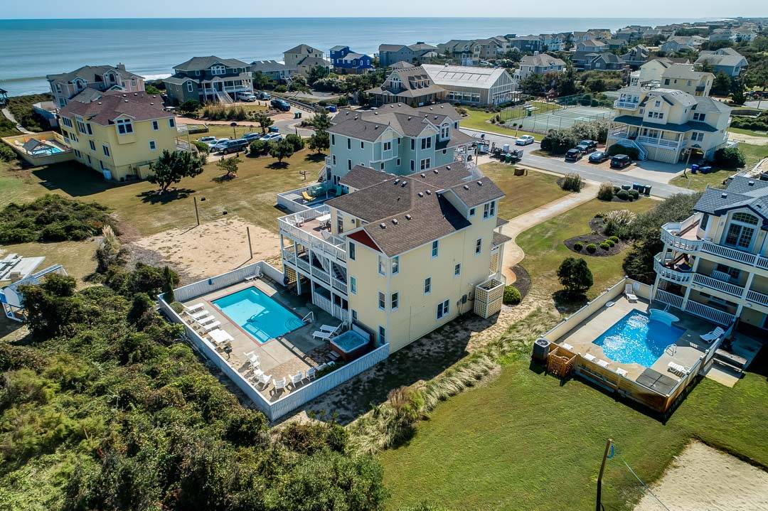 House ∙ 8 Bedrooms ∙ 19 Guests - Duck, NC