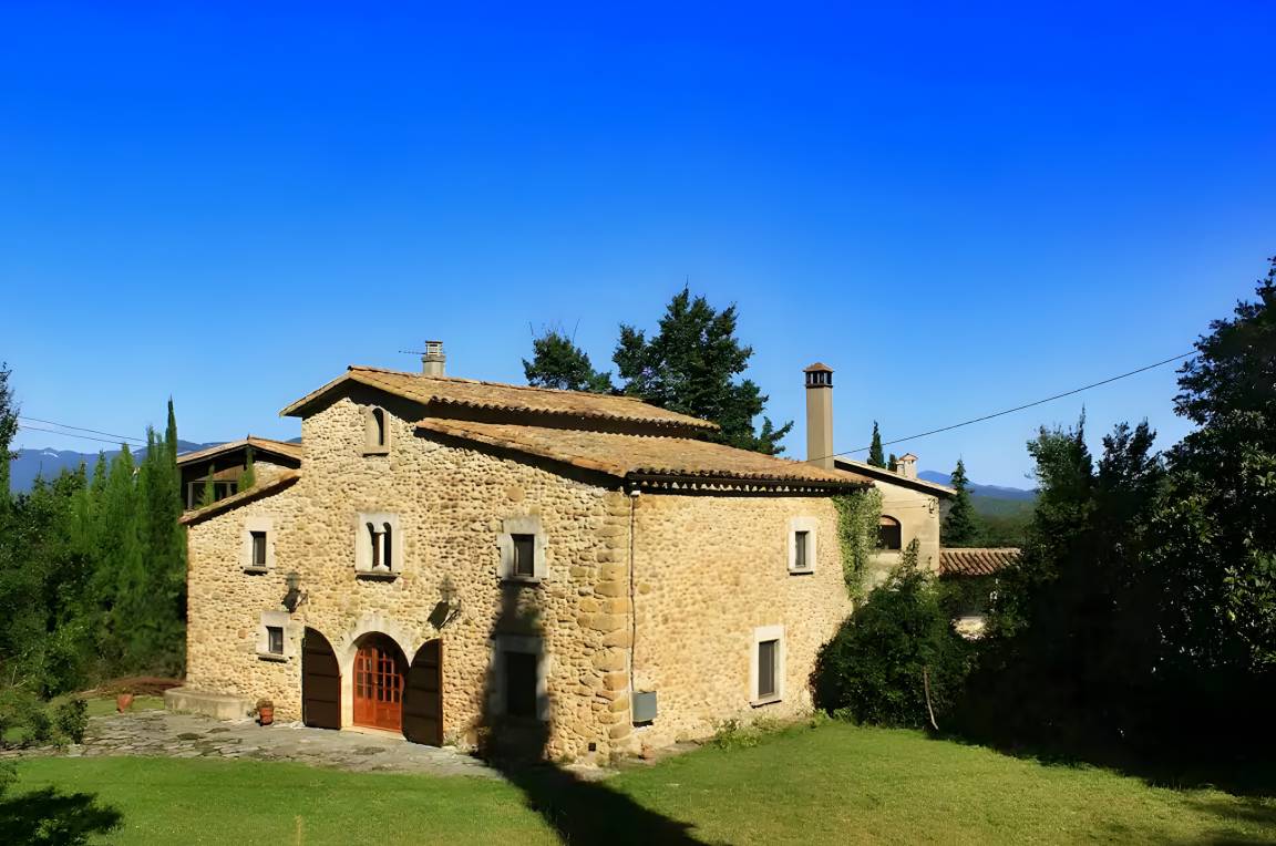 300 M² Chalet ∙ 5 Habitaciones ∙ 11 Huéspedes - Banyoles