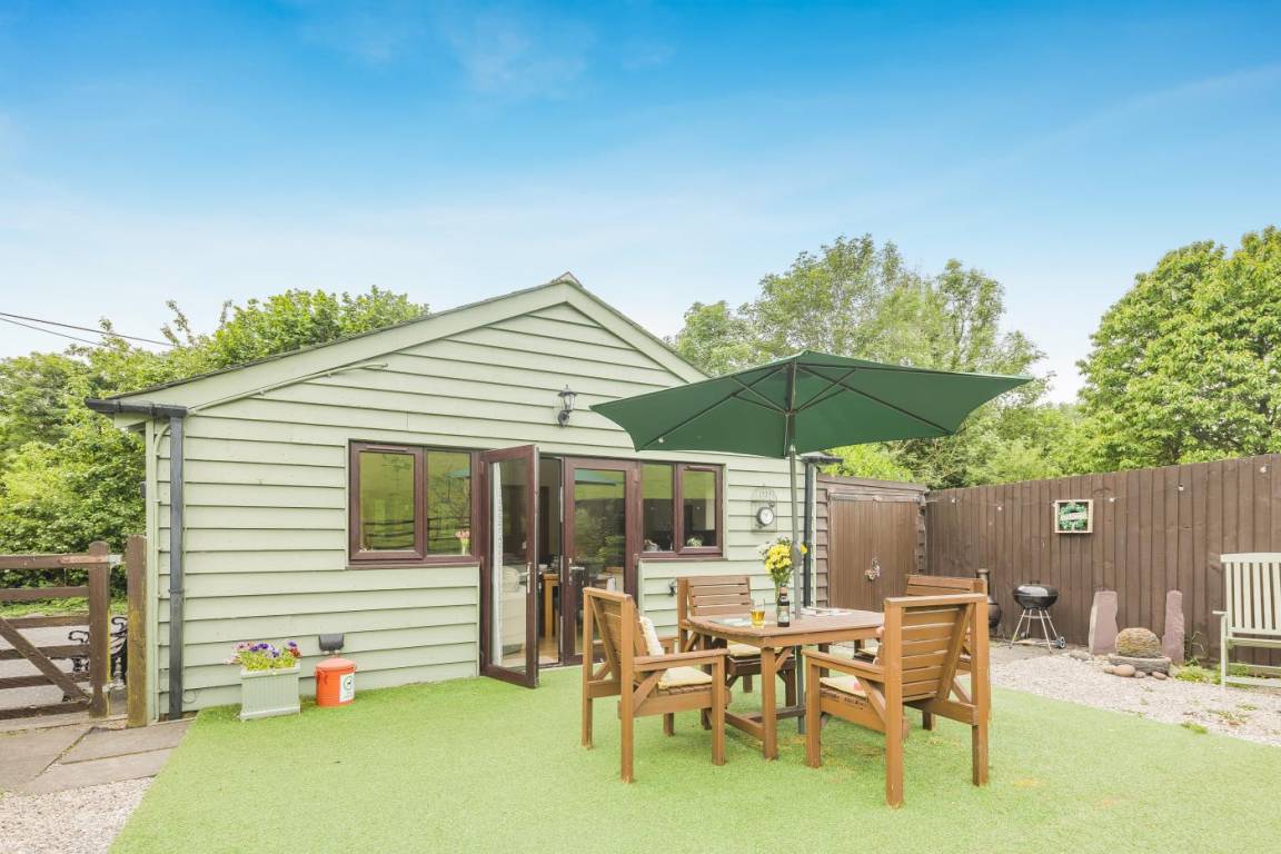 Lodge ∙ 2 Bedrooms ∙ 3 Guests - Brecon