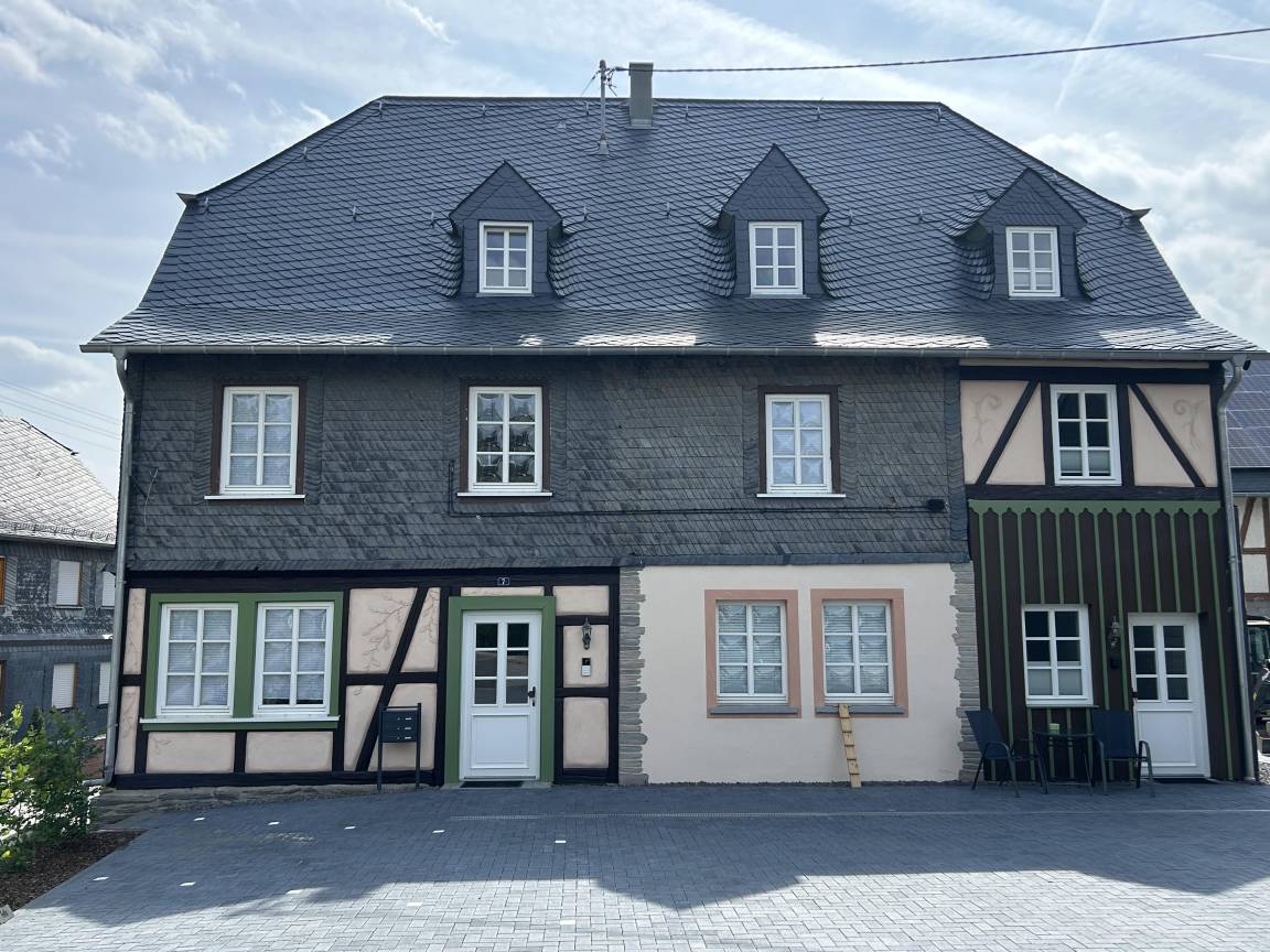 25 M² Ferienwohnung ∙ 1 Schlafzimmer ∙ 2 Gäste - Hahn