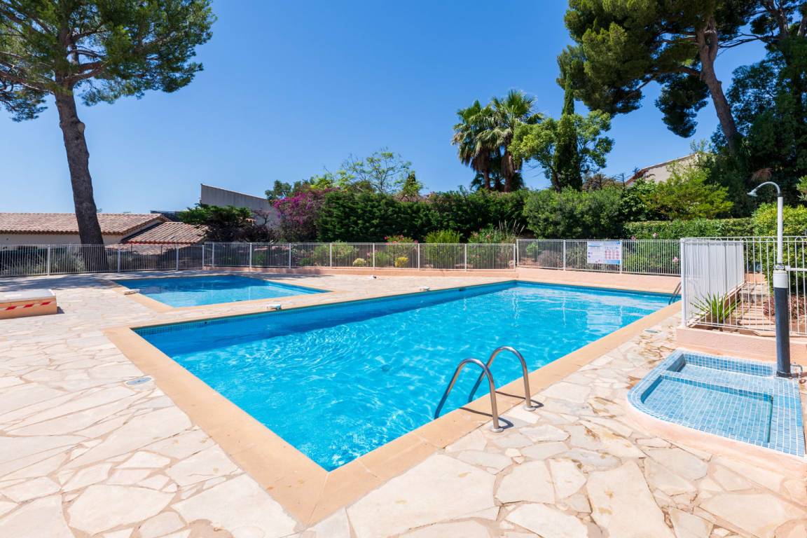 25 M² Appartement ∙ 1 Chambre ∙ 2 Personnes - Bandol