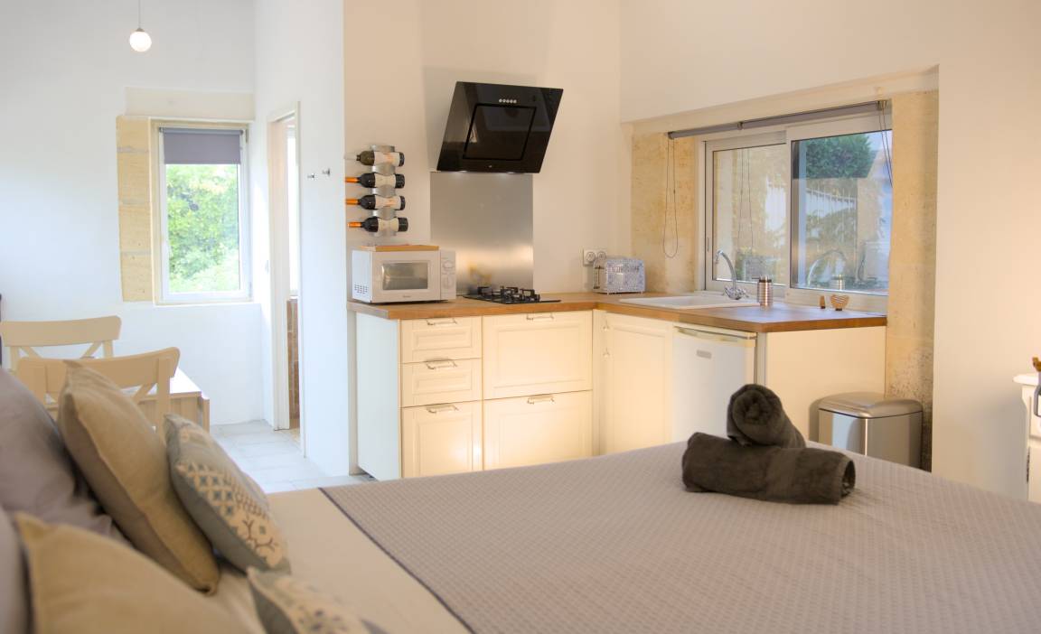 25 M² Studio ∙ 2 Personnes - Créon