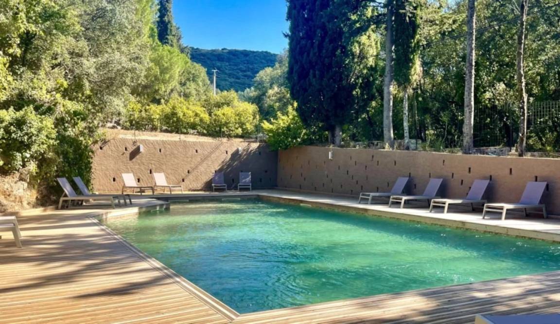 45 M² Camping ∙ 3 Bedrooms ∙ 8 Guests - Corsica