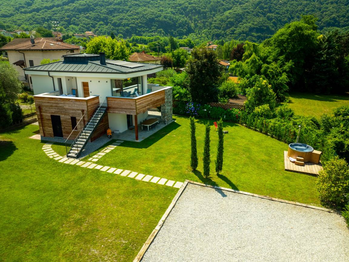 200 M² Villa ∙ 5 Bedrooms ∙ 13 Guests - Lake Como