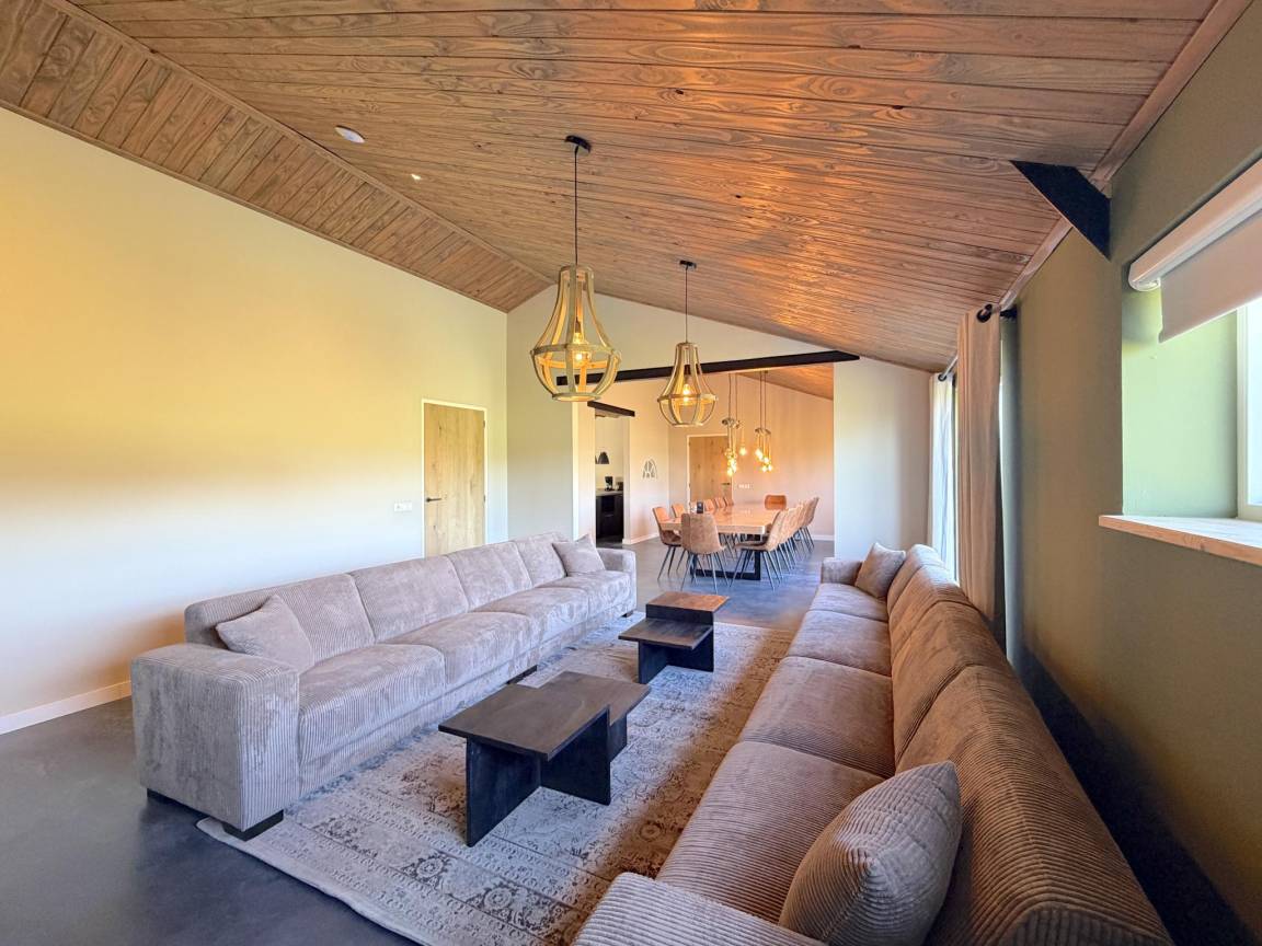 180 M² Huis ∙ 5 Slaapkamers ∙ 14 Gasten - Tilburg