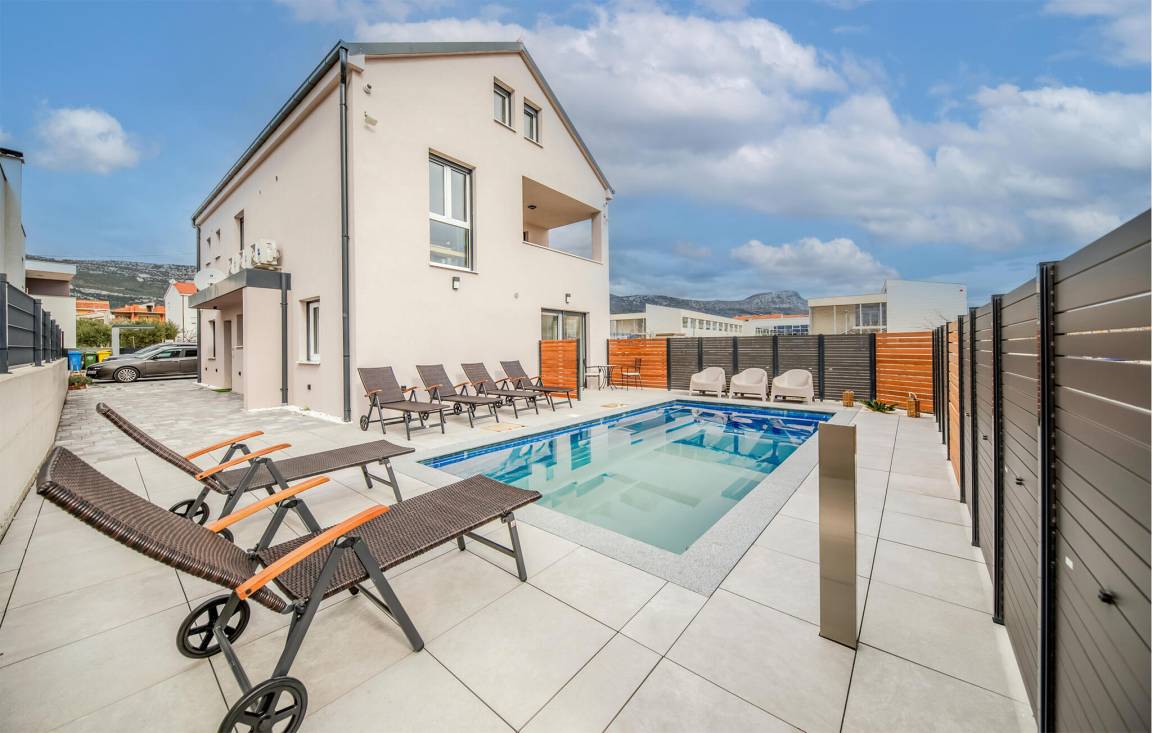 76 M² Appartement ∙ 2 Slaapkamers ∙ 5 Gasten - Kroatië