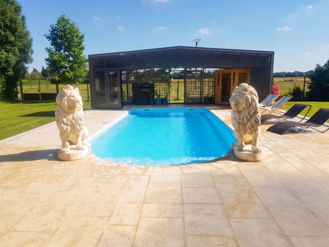 200 M² Villa ∙ 6 Chambres ∙ 12 Personnes - Bernay