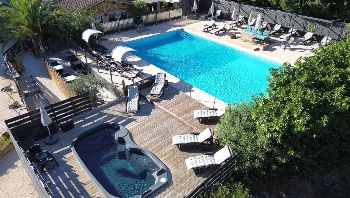 27 M² Chalet ∙ 2 Chambres ∙ 4 Personnes - Saint-Rémy-de-Provence