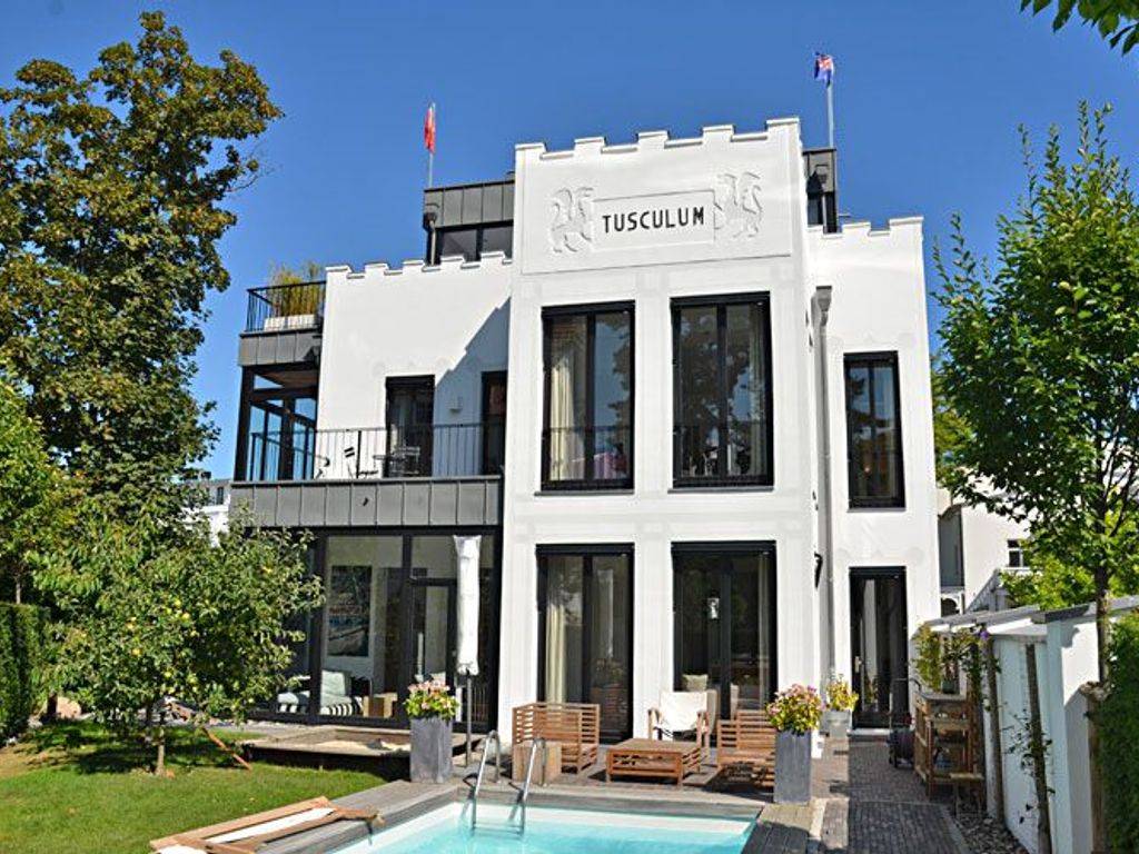 340 M² Ferienhaus ∙ 3 Schlafzimmer ∙ 6 Gäste - Binz