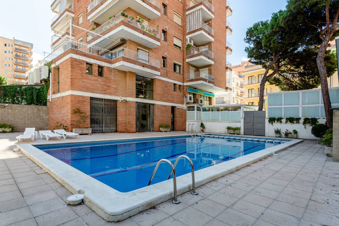 75 M² Apartament ∙ 2 Sypialnie ∙ 6 Gości - Malgrat de Mar