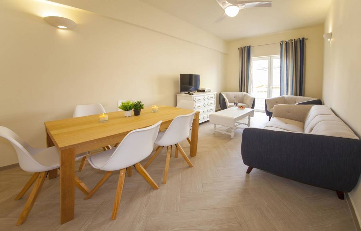 100 M² Appartement ∙ 3 Chambres ∙ 5 Personnes - Lagos