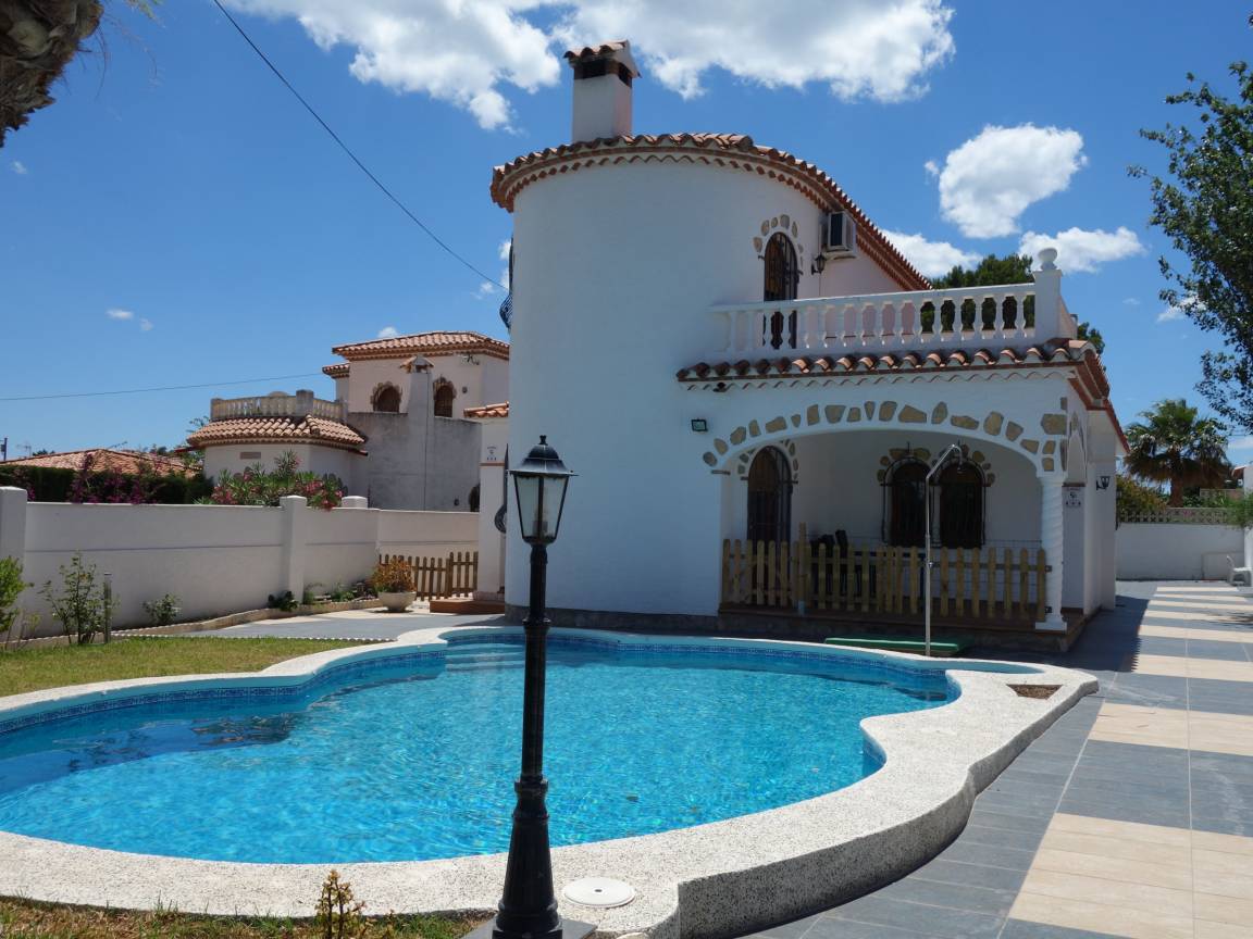 200 M² Villa ∙ 4 Schlafzimmer ∙ 10 Gäste - Miami Platja