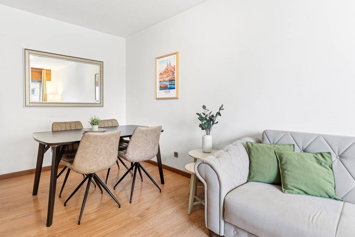 75 M² Apartment ∙ 2 Bedrooms ∙ 4 Guests - Porto