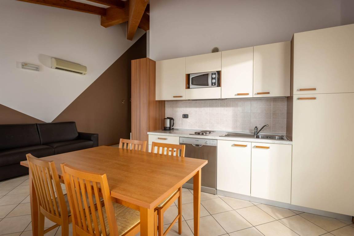 50 M² Hotel ∙ 1 Habitación ∙ 5 Huéspedes - Riva del Garda