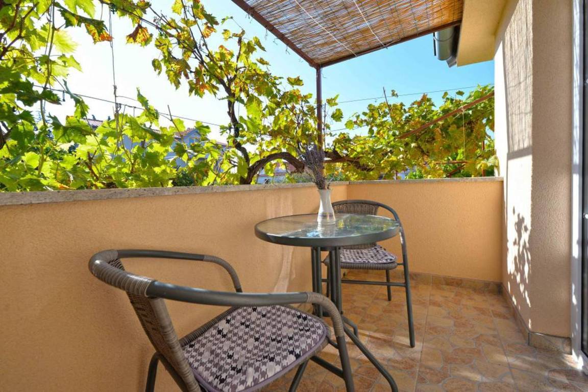 56 M² Ferienwohnung ∙ 2 Schlafzimmer ∙ 4 Gäste - Tisno