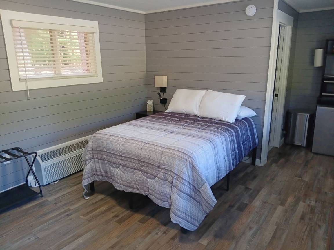 Studio Flat ∙ 4 Guests - Roscommon, USA