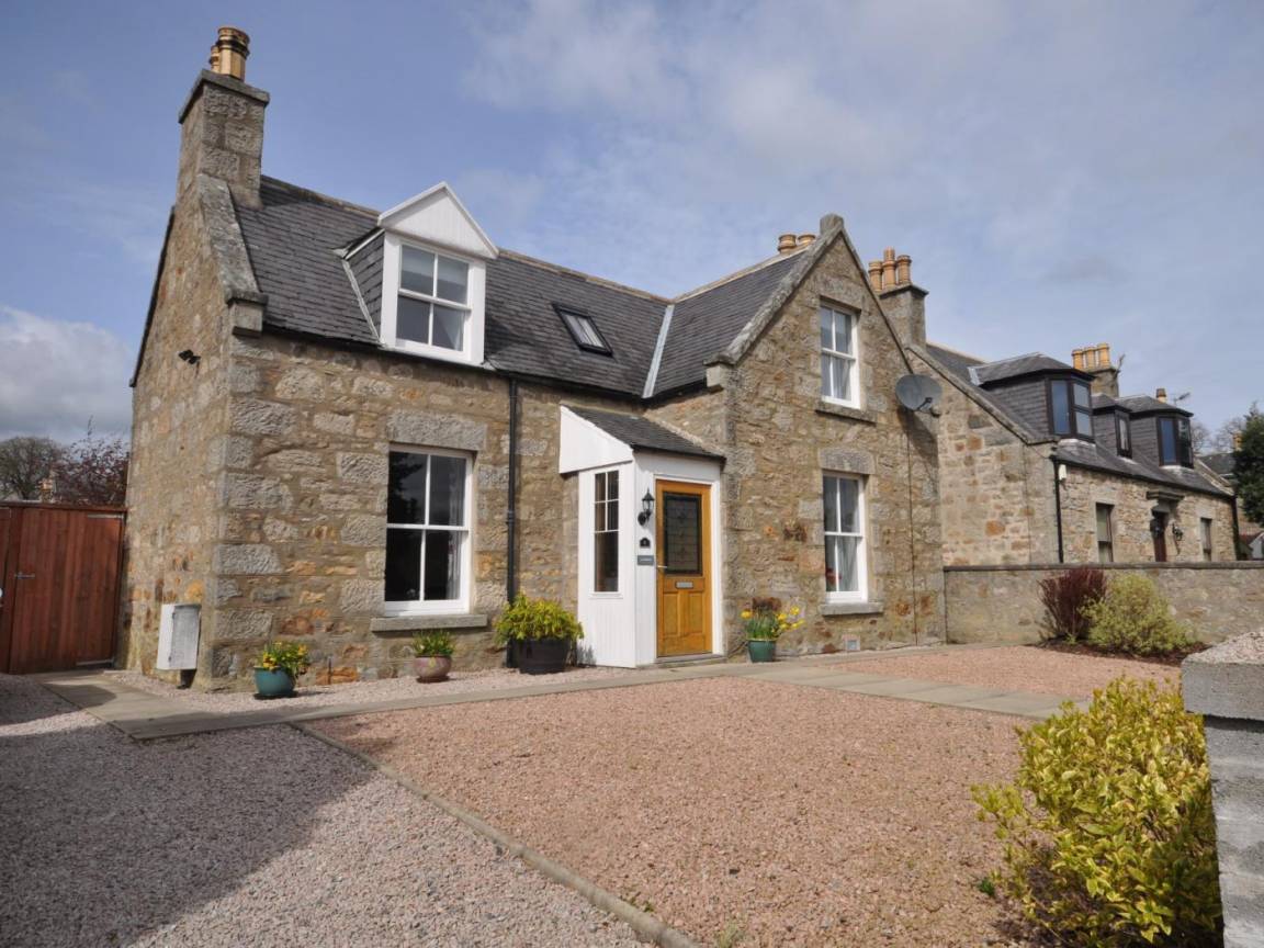 Cottage ∙ 2 Bedrooms ∙ 4 Guests - Aberdeenshire