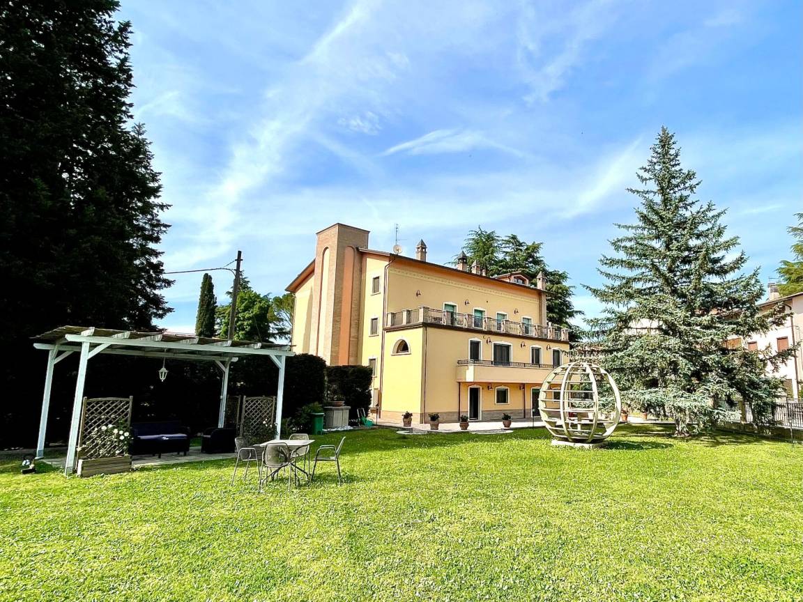 230 M² Apartamento ∙ 3 Habitaciones ∙ 6 Huéspedes - Perugia