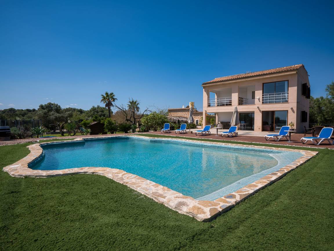 250 M² Villa ∙ 4 Slaapkamers ∙ 8 Gasten - Muro