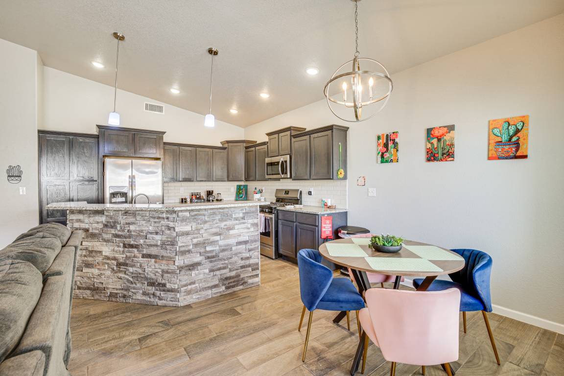 163 M² House ∙ 4 Bedrooms ∙ 9 Guests - Santa Teresa, NM