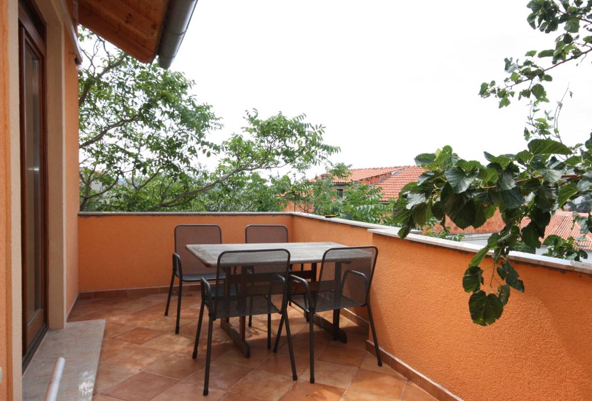 64 M² Ferienhaus ∙ 3 Schlafzimmer ∙ 6 Gäste - Pirovac