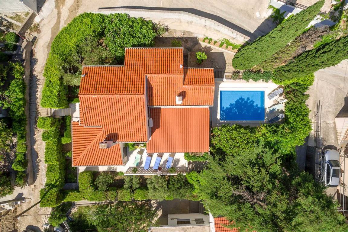 290 M² Villa ∙ 5 Makuuhuonetta ∙ 8 Vierasta - Baška Voda