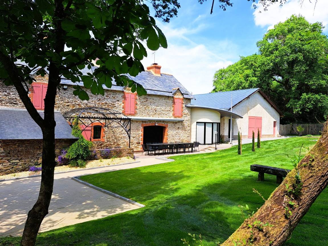 285 M² Cottage ∙ 7 Chambres ∙ 18 Personnes - Savenay