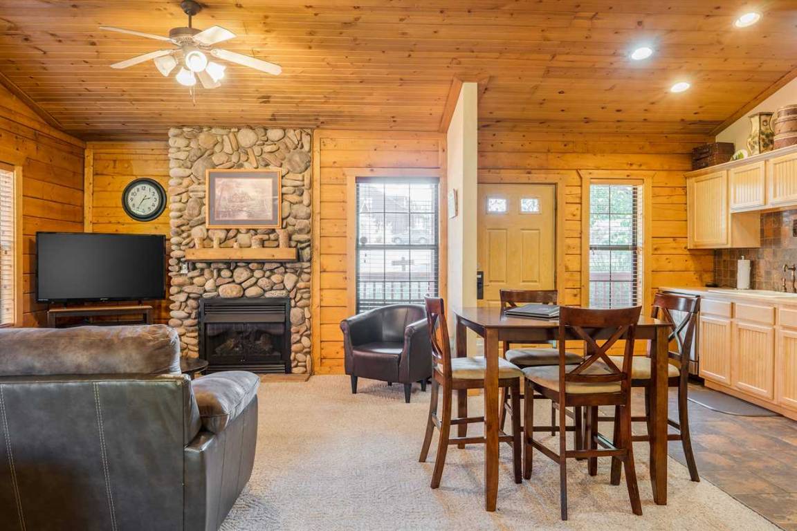 62 M² Cabin ∙ 1 Bedroom ∙ 2 Guests - Branson, MO