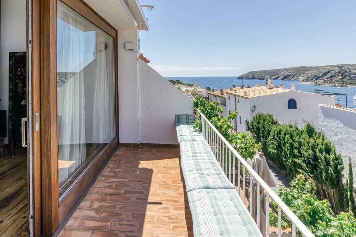 180 M² Ferienhaus ∙ 3 Schlafzimmer ∙ 5 Gäste - Cadaqués