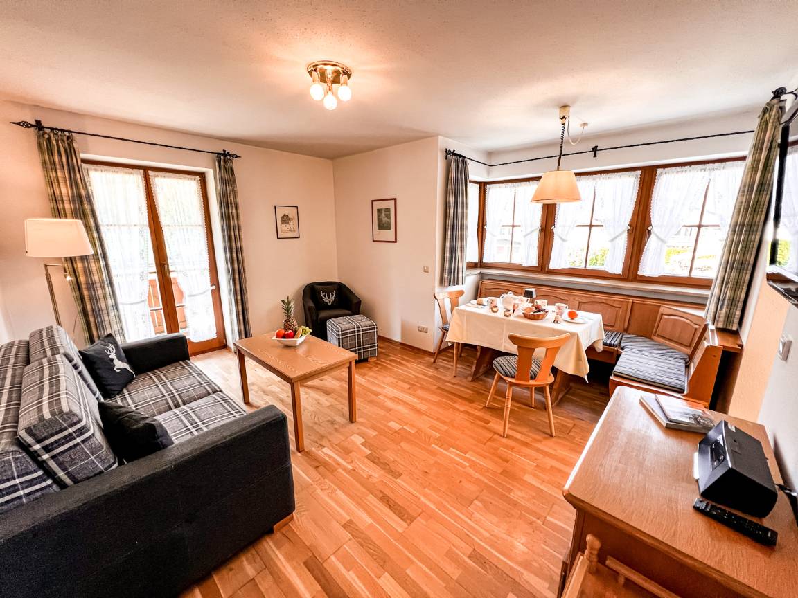 54 M² Ferienwohnung ∙ 2 Schlafzimmer ∙ 4 Gäste - Reit