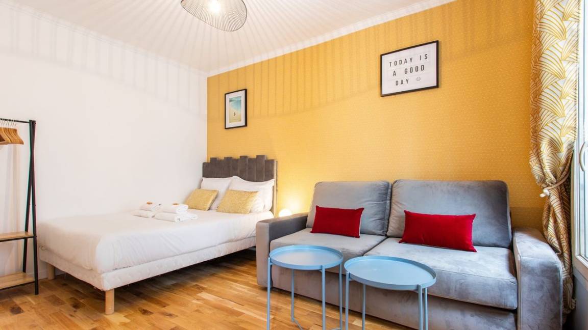 22 M² Hotel ∙ 4 Huéspedes - París