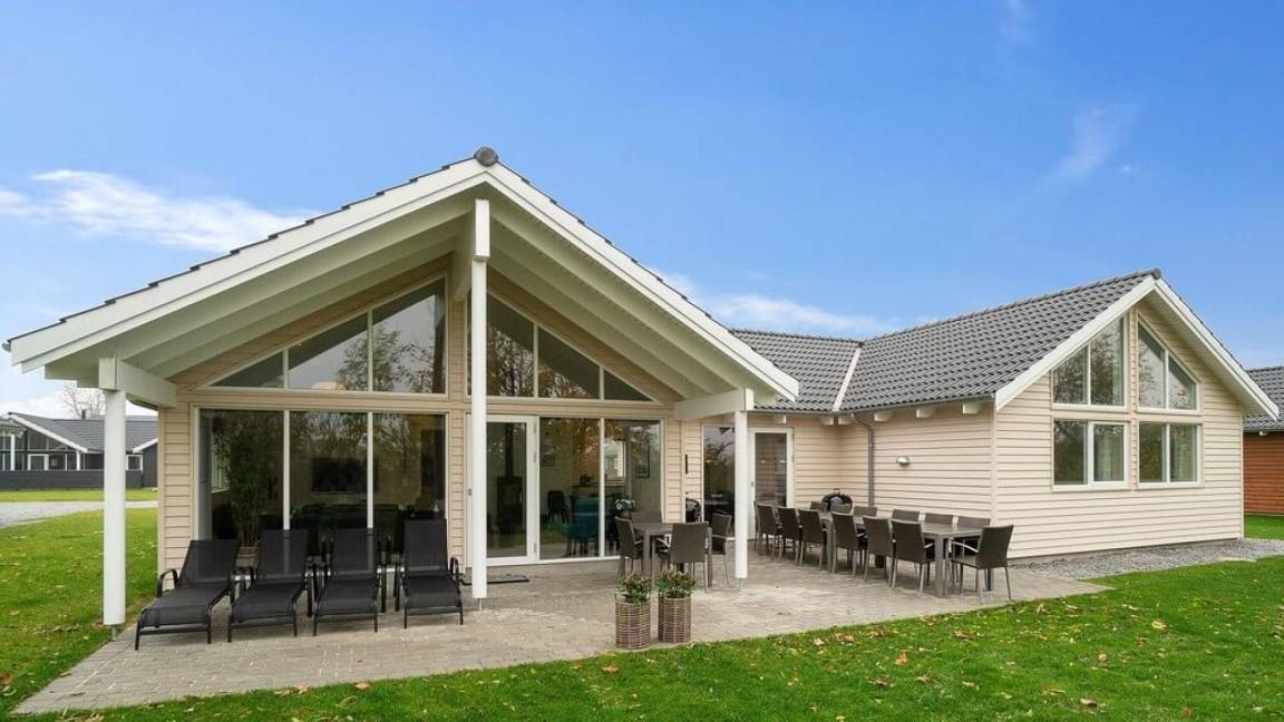 242 M² Huis ∙ 7 Slaapkamers ∙ 18 Gasten - Sleeswijk-Holstein