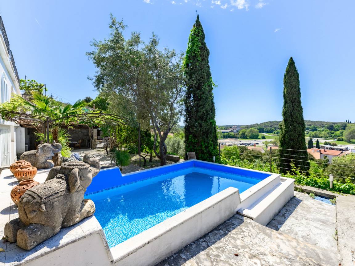 80 M² Apartment ∙ 3 Bedrooms ∙ 4 Guests - Rovinj
