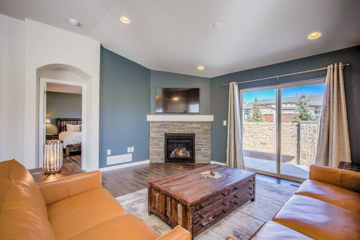 Apartment ∙ 4 Bedrooms ∙ 8 Guests - Black Forest, CO