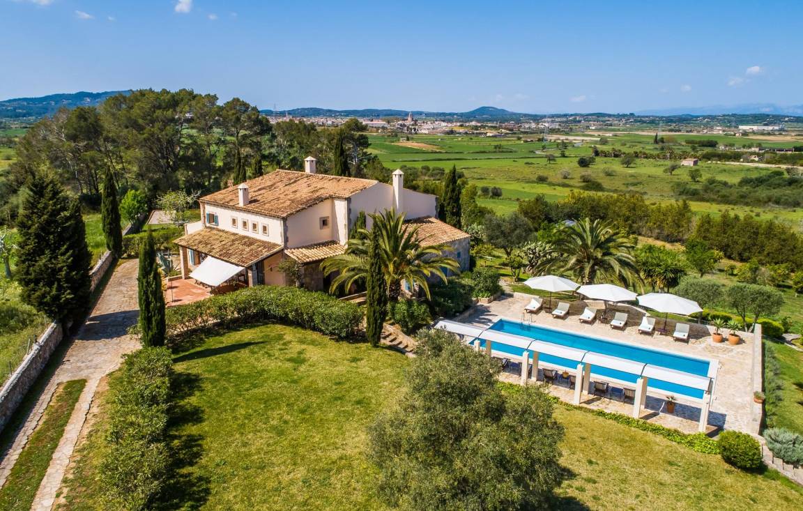 380 M² House ∙ 6 Bedrooms ∙ 12 Guests - Petra