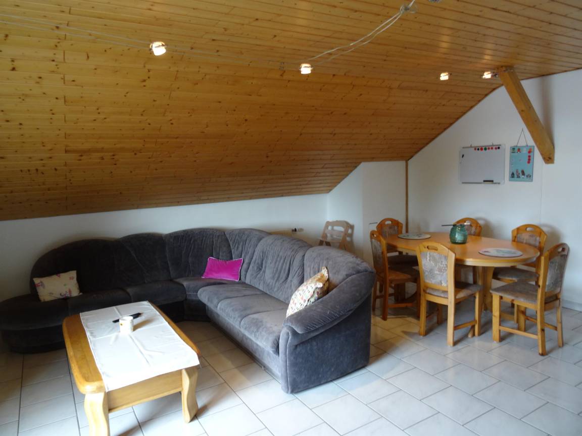 80 M² Ferienwohnung ∙ 2 Schlafzimmer ∙ 6 Gäste - Mayen