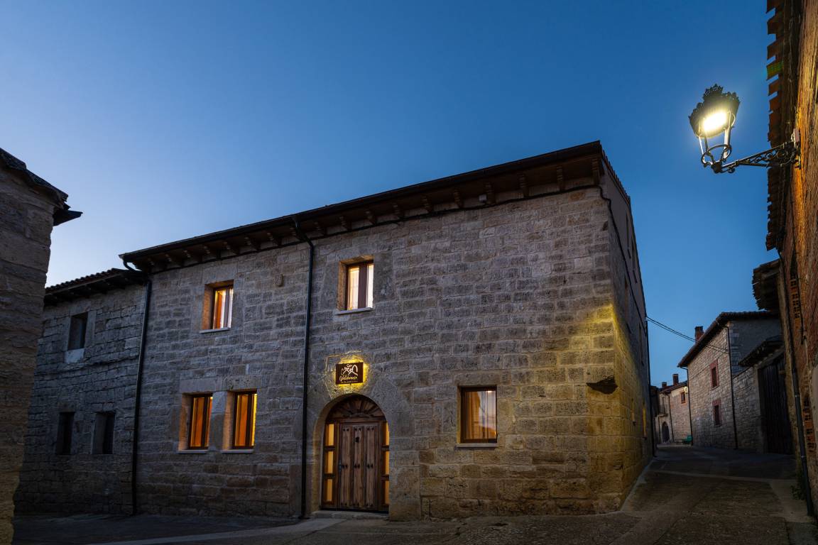 320 M² Casa ∙ 6 Habitaciones ∙ 16 Huéspedes - Castrojeriz