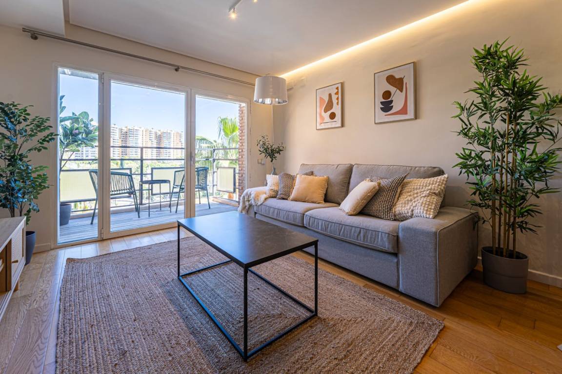 113 M² Apartment ∙ 3 Bedrooms ∙ 6 Guests - Valencia